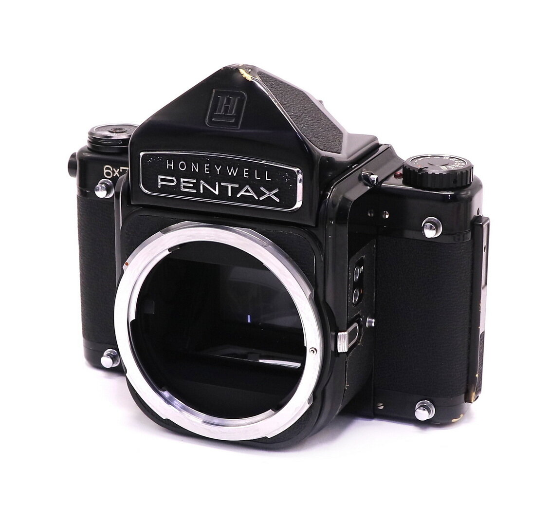 Зеркальный пленочный фотоаппарат Pentax 6x7