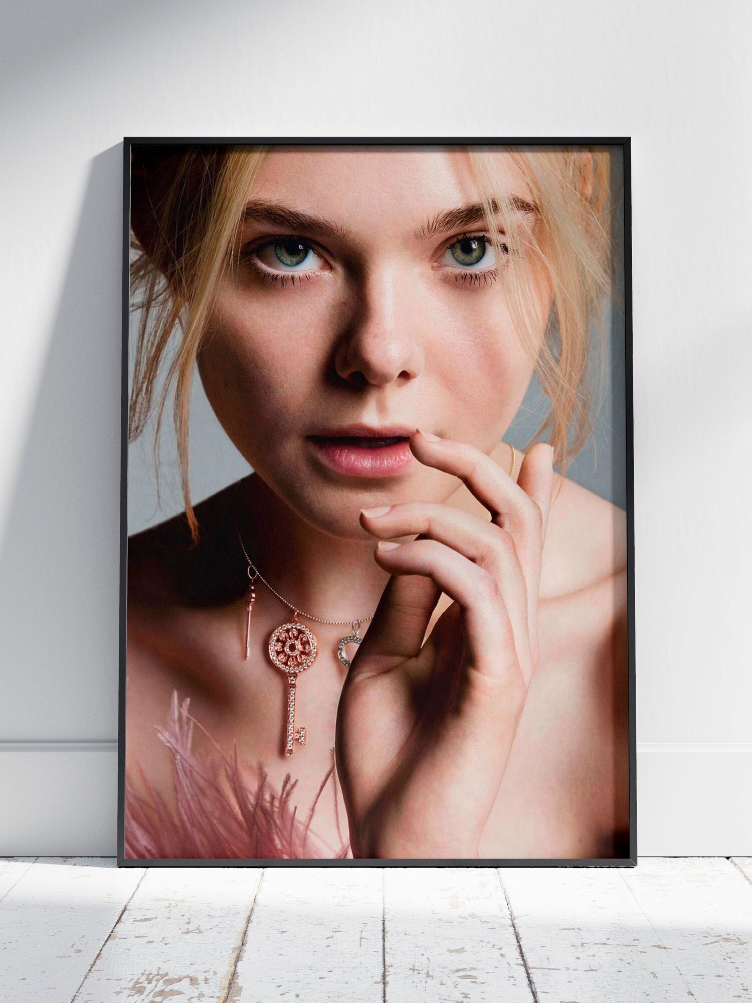 Плакат на стену для интерьера Эль Фаннинг (Elle Fanning 61) - Постер по актеру фильма, кино, сериала формата A4 (21x30 см)