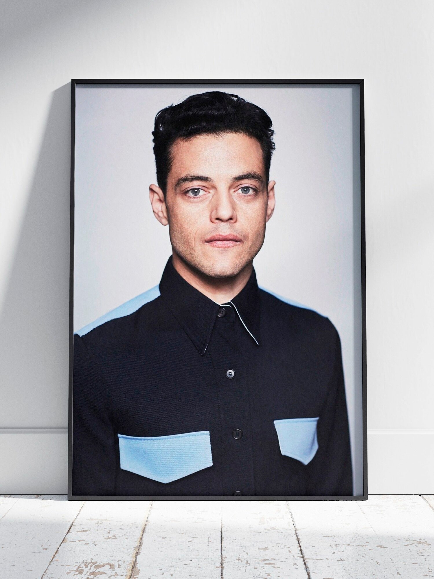 Плакат на стену для интерьера Рами Малек (Rami Malek 48) - Постер по актеру фильма, кино, сериала формата A4 (21x30 см)