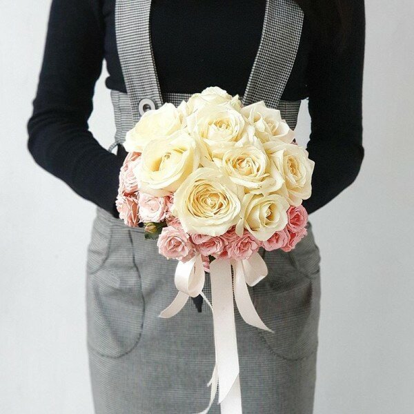 Букет невесты "Ты моя безешка", роза, средняя высота, крафт-бумага, 20 шт