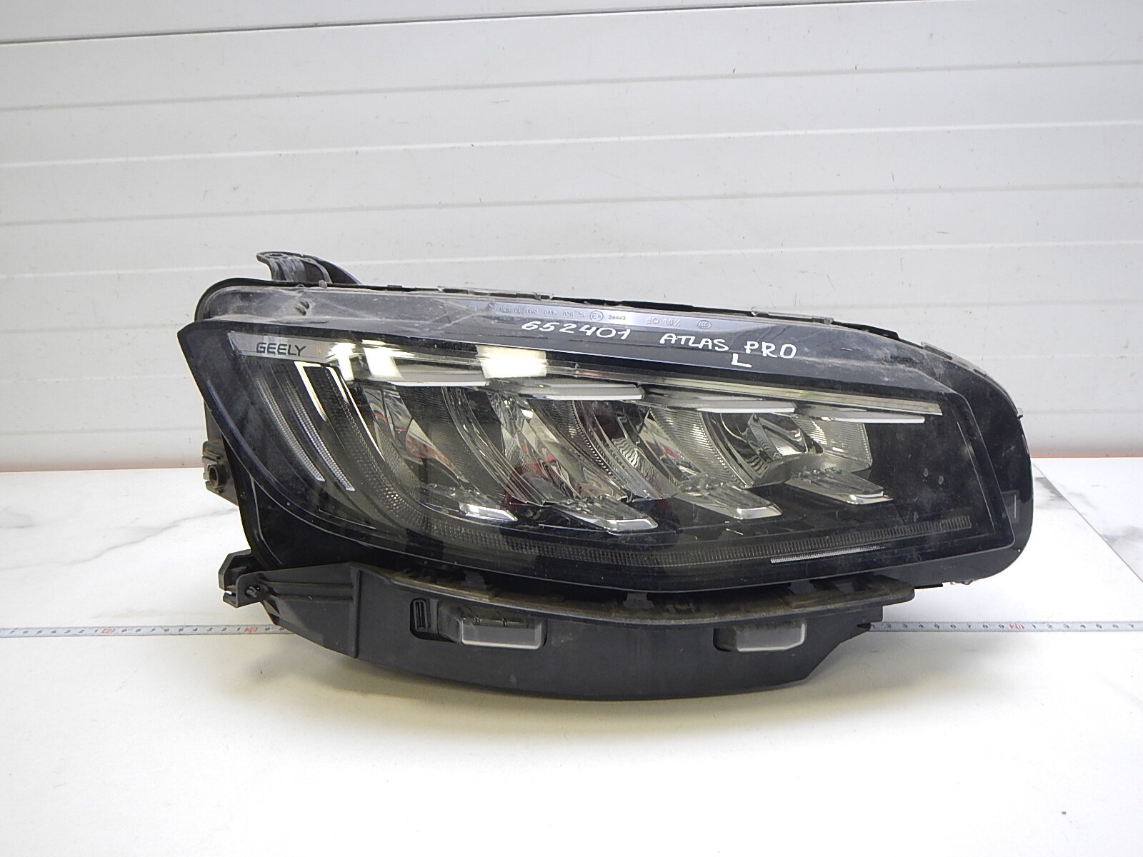Б/У Фара правая, Geely (Джили)-ATLAS PRO (BELGEE X70) (21-) GEELY ATLAS PRO (BELGEE X70) (21-) LED с блоком. Сломаны 4 кр...