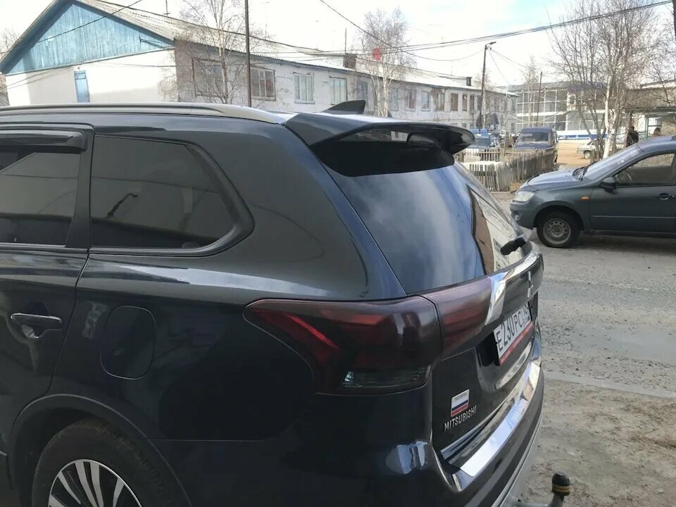 Спойлер для Mitsubishi Outlander 3 черный глянец / Митсубиси Аутлендер 3