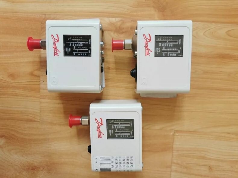 Регулятор давления Danfoss KP5 060-1171 Автоматический сброс