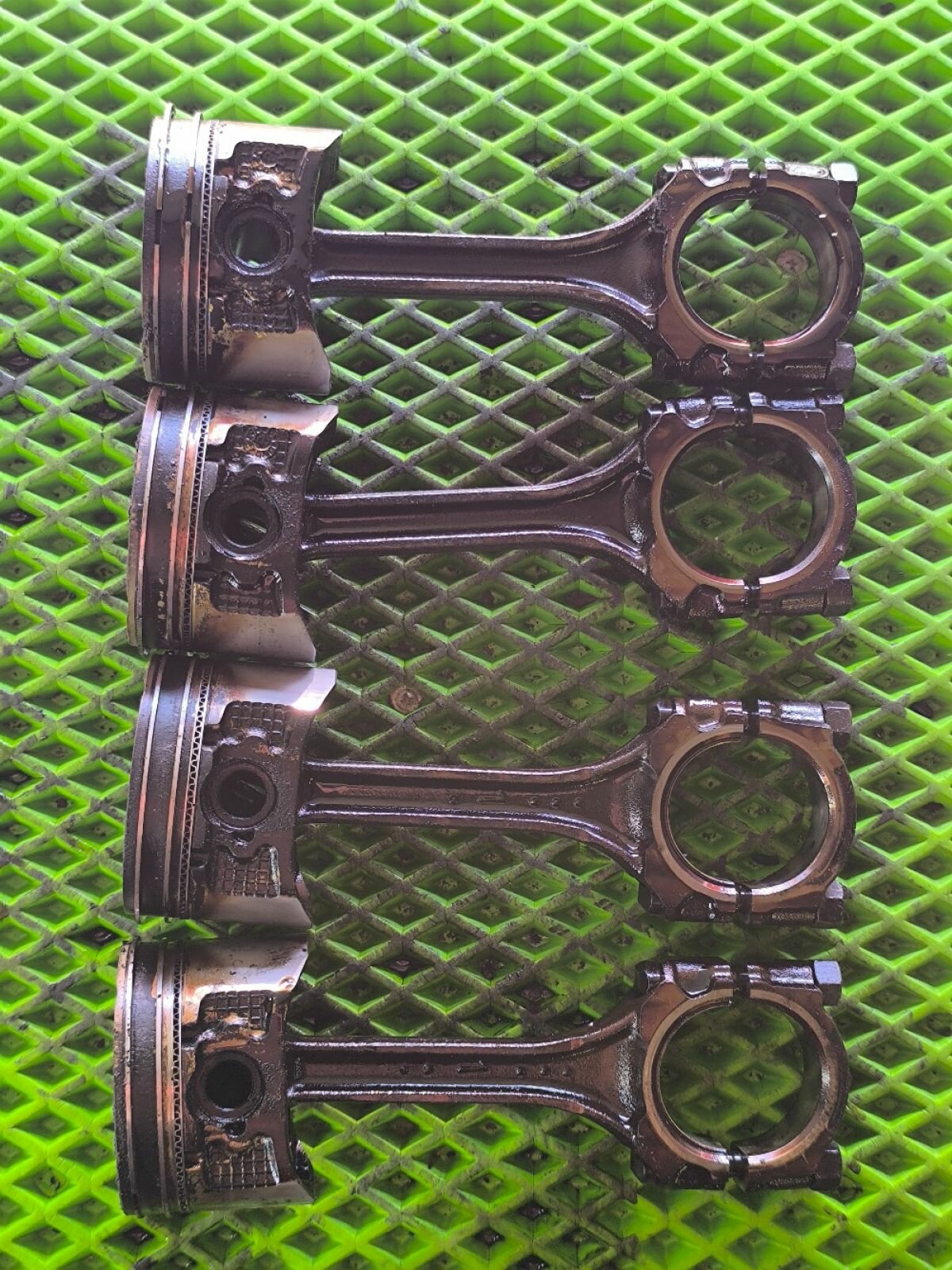 Поршень с шатуном Nissan Almera N16 QG15 2002-2006