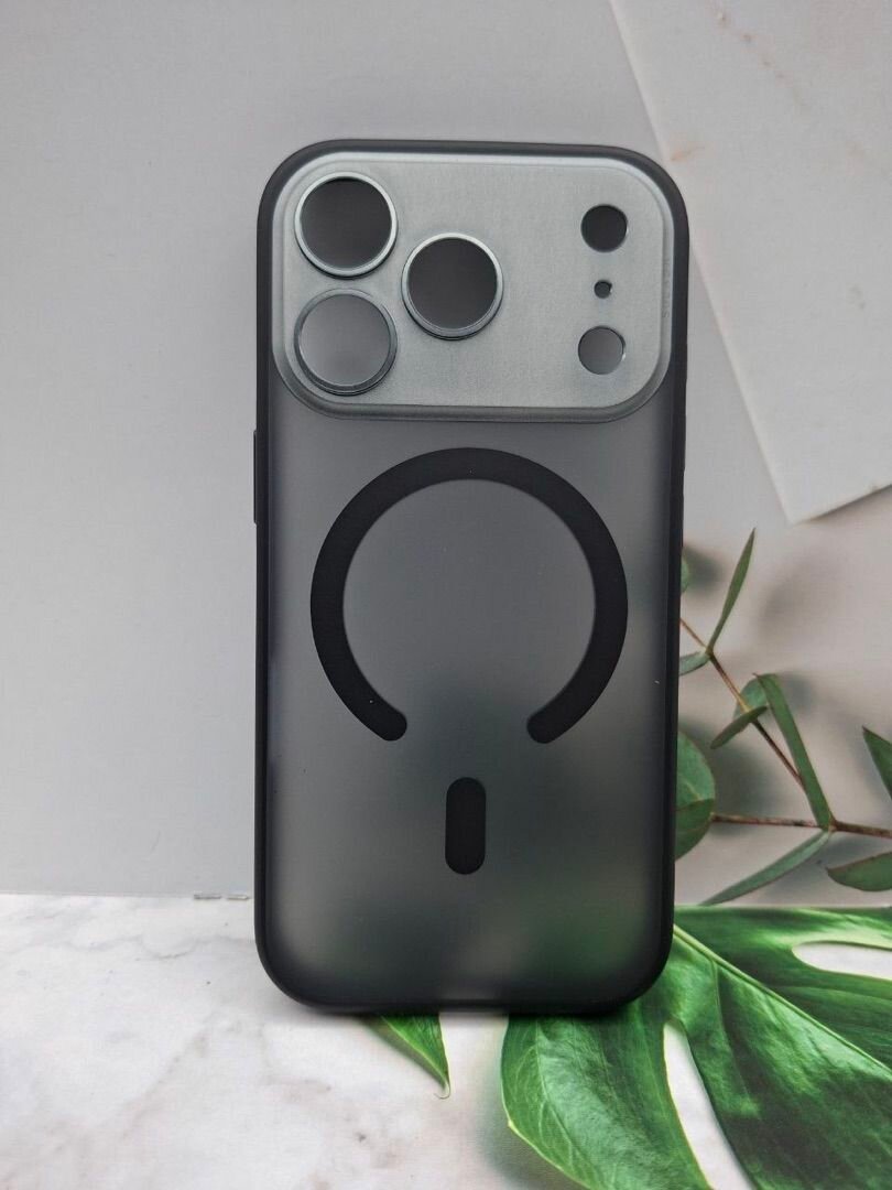 Пластиковый чехол на iPhone 17 Pro Max защитный