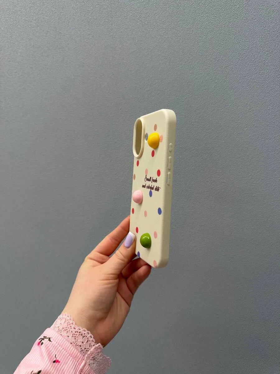 Чехол на Iphone 17, интересный дизайн, с круглыми фигурками. — фото 1