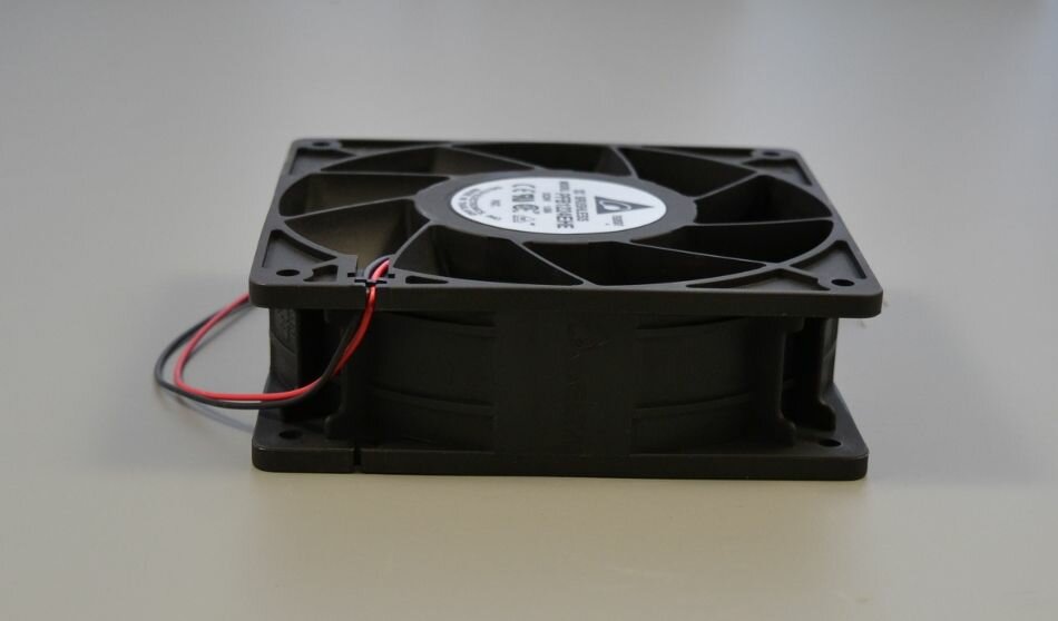 Вентилятор Delta Electronics PFB1224EHE — фото 1