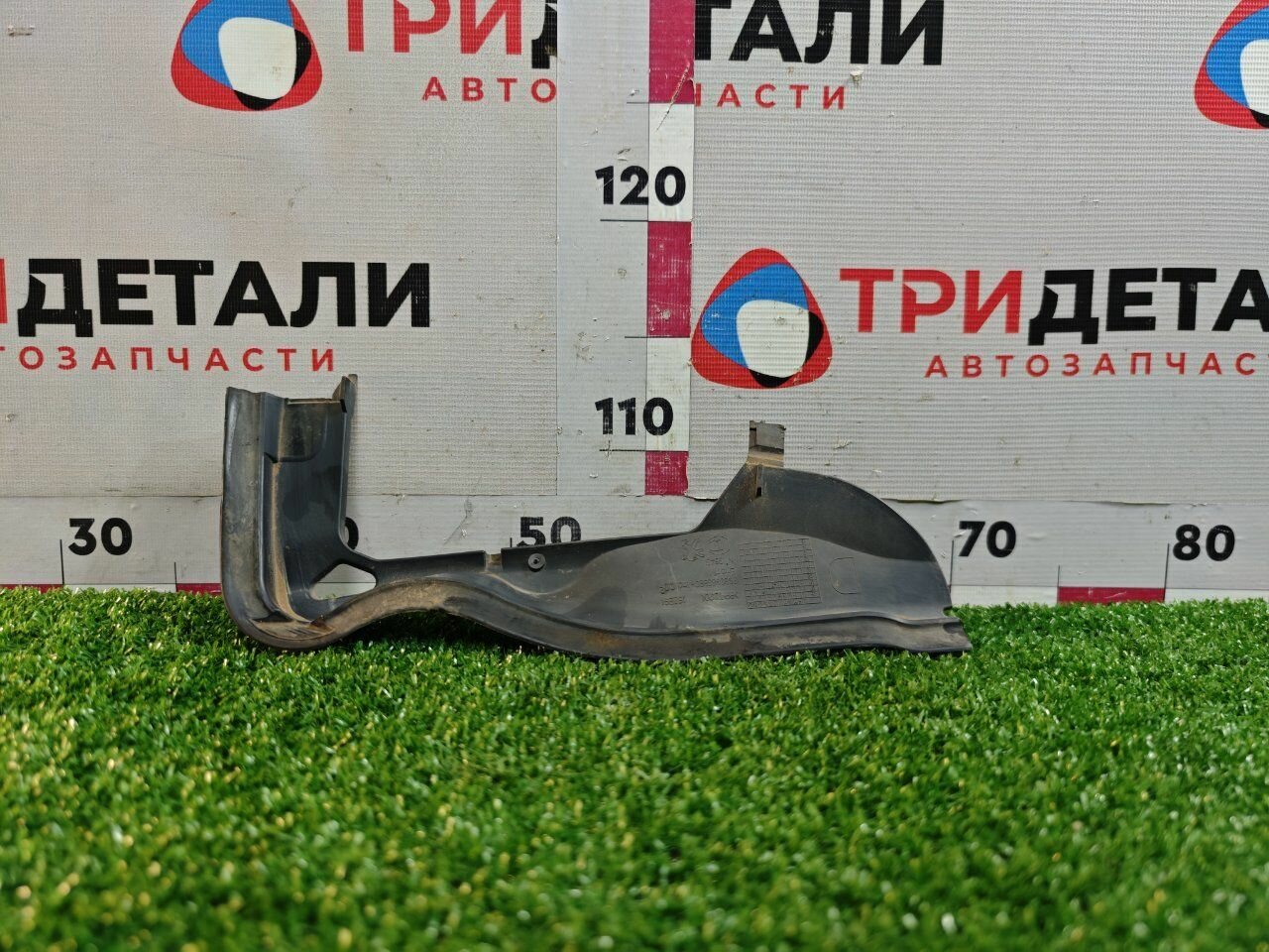 Решетка под лобовое стекло Peugeot 308 1.6 10FHAP 2008 Спереди прав. (б/у)