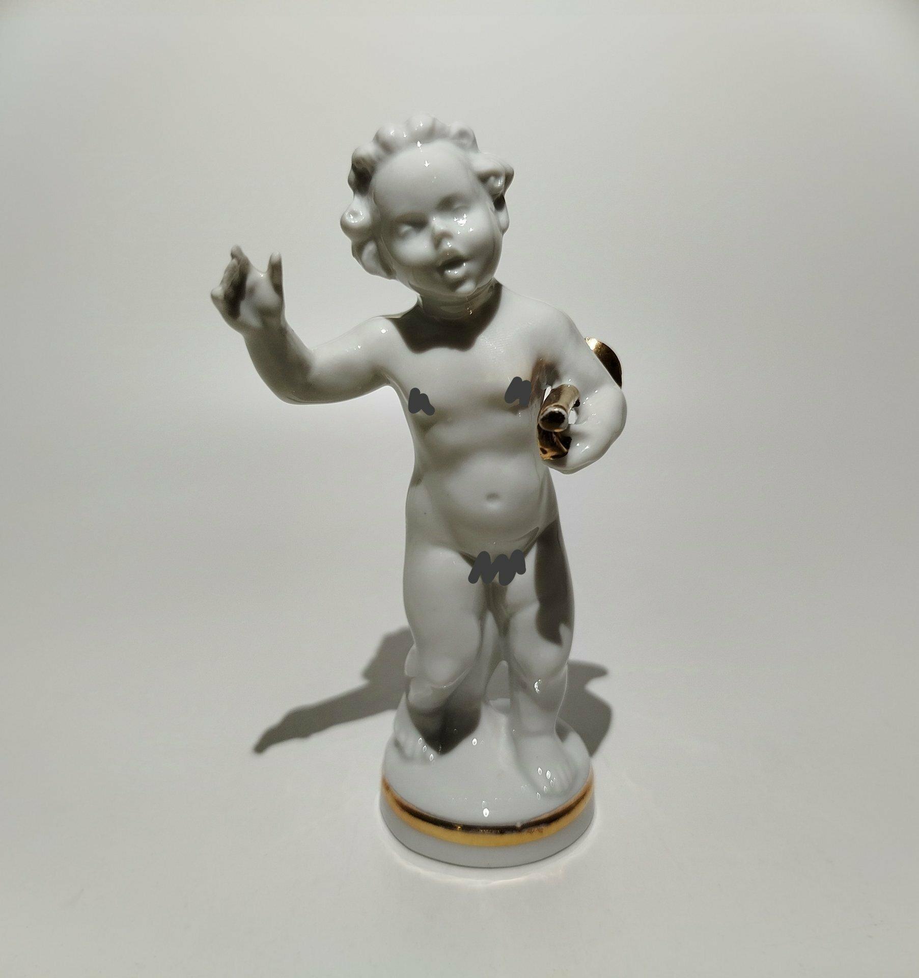 Статуэтка "Путти с горном", фарфор, золочение, Германия, 1950-1980 гг.