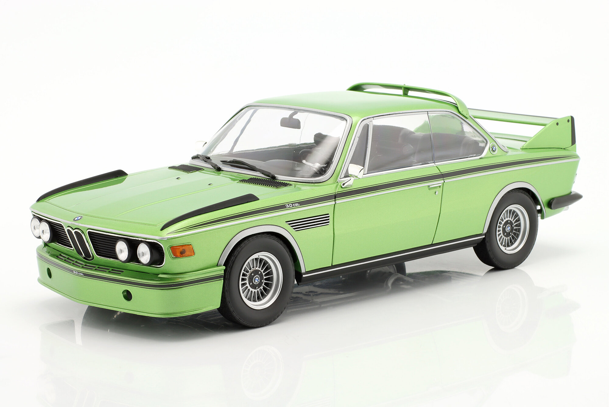 Модель коллекционная MINICHAMPS Bmw 3.0 csl E9 1973 light green metallic / бмв сиэсэл зеленый