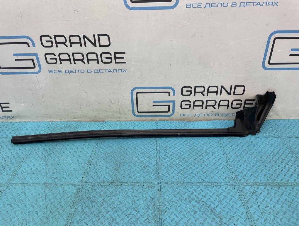 Уплотнитель стекла BMW 4-Series F32 OEM 51337279735