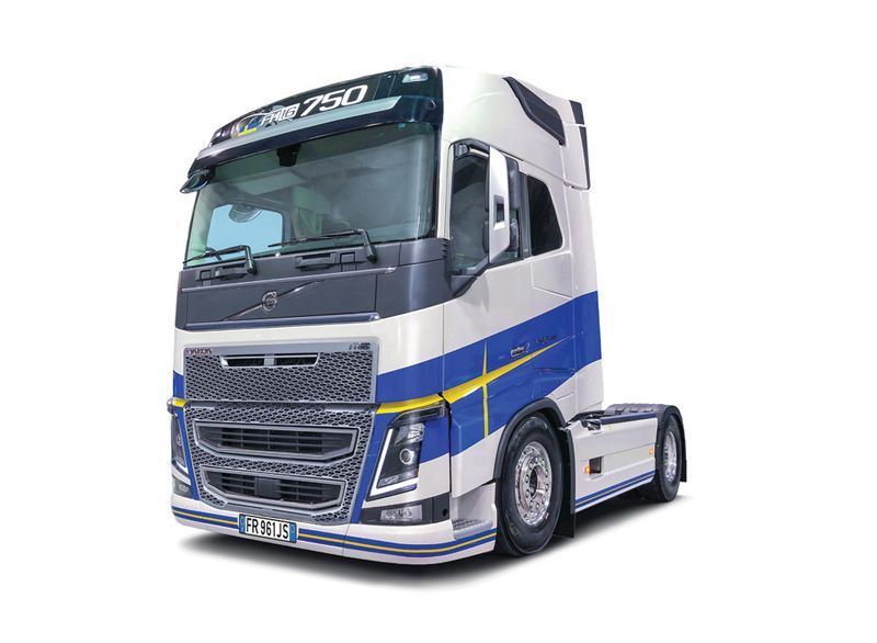 Сборная модель Italeri Автомобиль Volvo FH16 Medium Roof, 3970