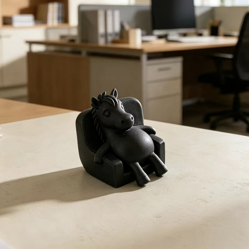 Новый продукт, напечатанный на 3D-принтере: небольшая статуэтка белой лошади с диваном, в минималистском стиле, подходит для украшения дома, идеально для дней рождения и Рождества.