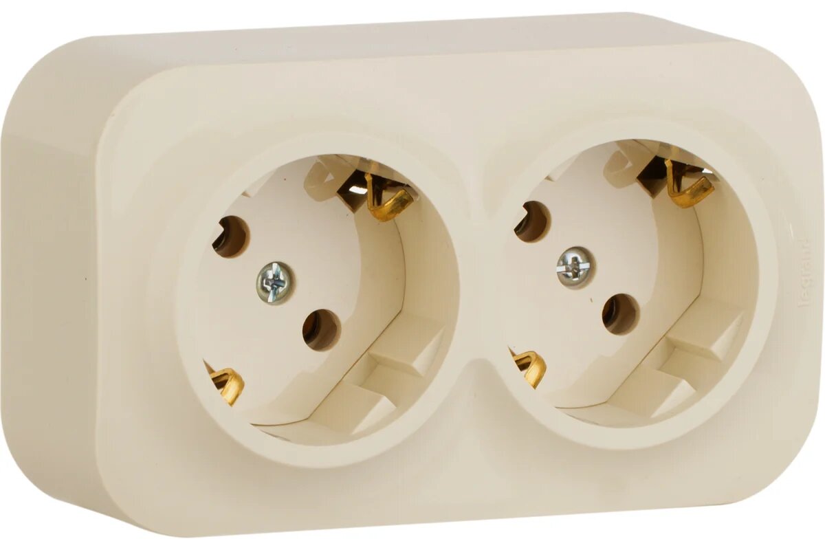 Розеточный блок Legrand двойной с заземлением Legrand Quteo с предварительным подключением без шторок IP20 16А 250В винтовые зажимы накладной монтаж слоновая кость 782263