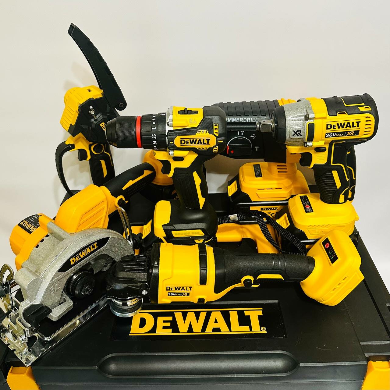 Набор аккумуляторных электроинструментов 6в1 DeWalt