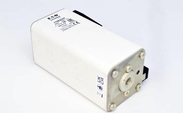 Предохранитель BUSSMANN 170E8337 Предохранитель быстродействующий 400 A DC 750 V, 1шт