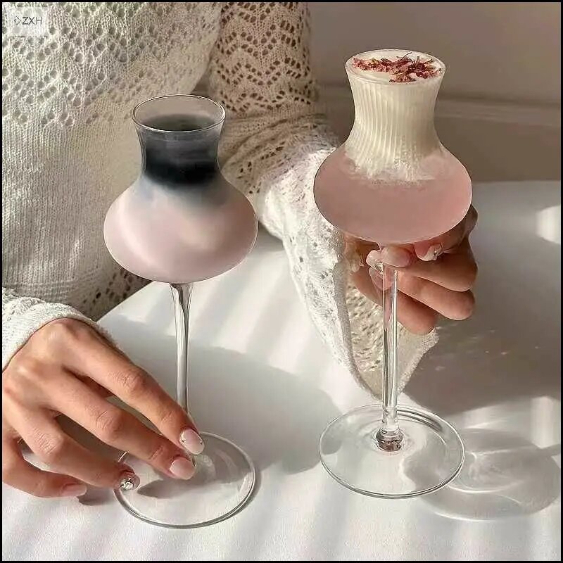 Элегантный бокал с двойной эмалью.
