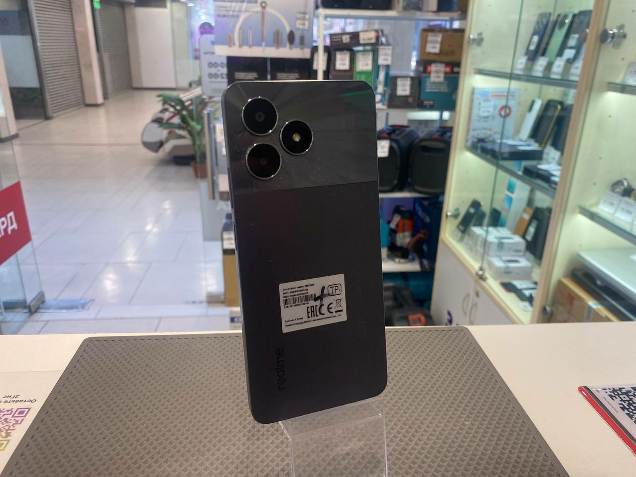 6.74" Смартфон realme Note 50 64 ГБ черный