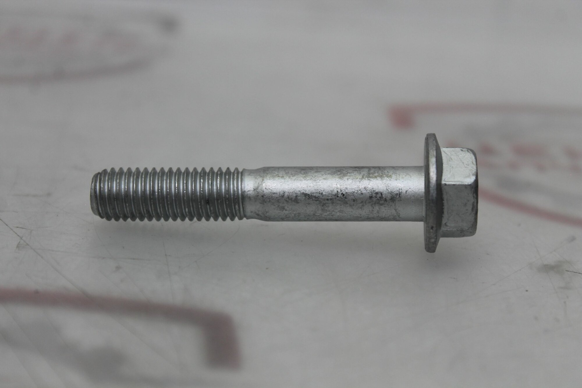 Болт FORD T203519