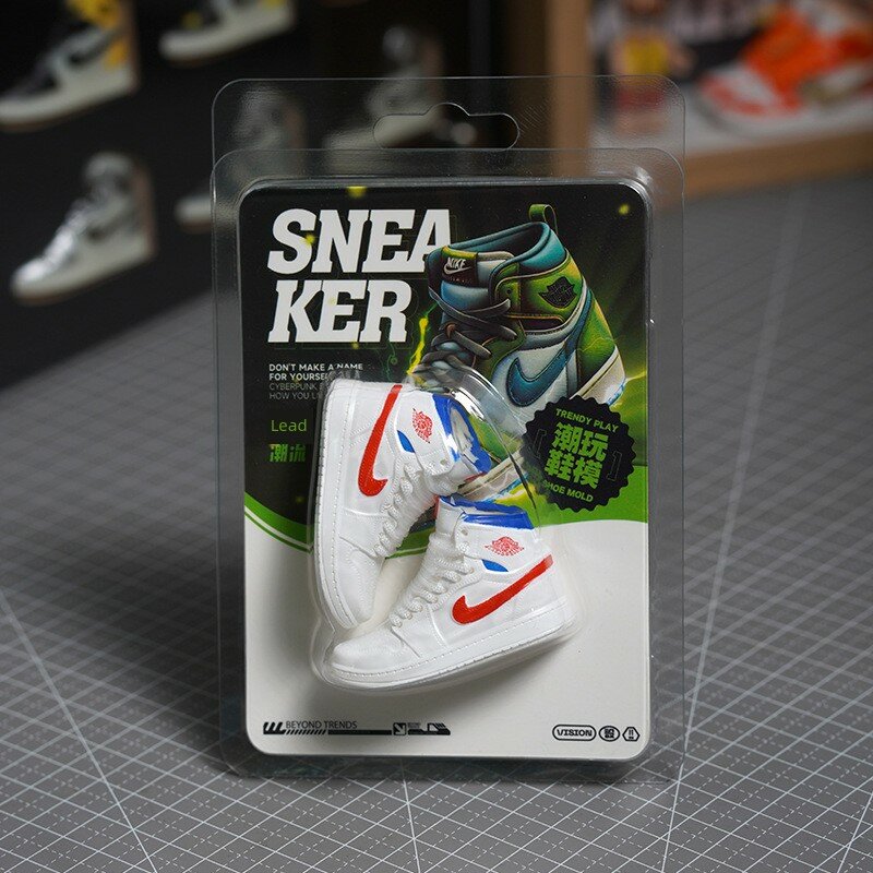 Ключен Patriot - американский подарок с моделью Air Jordan