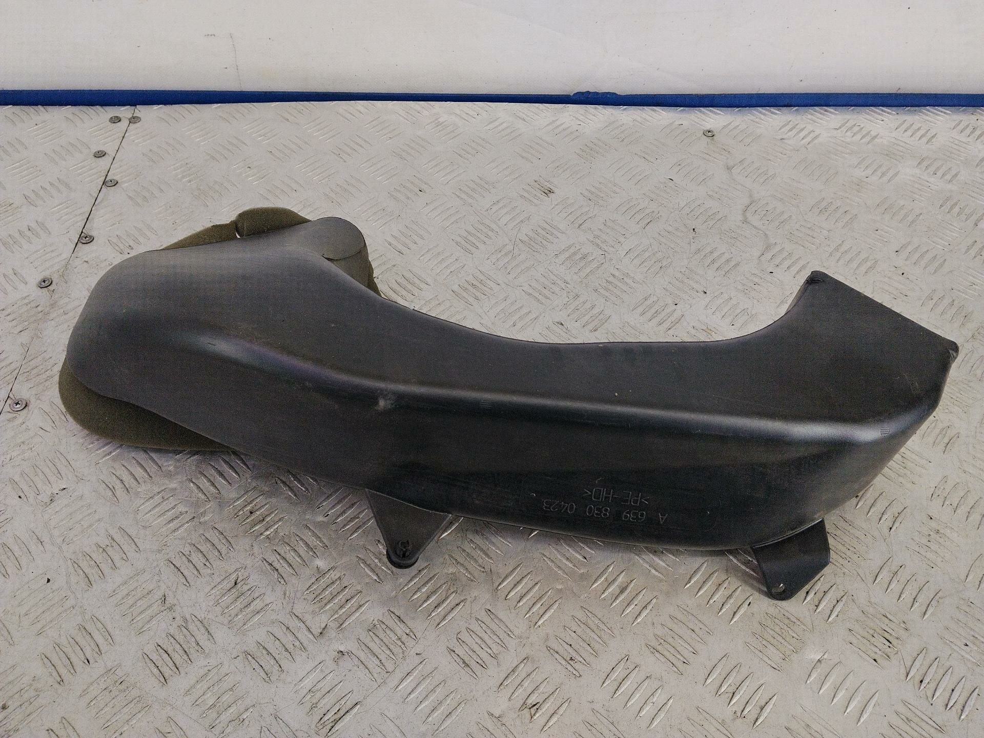 Воздуховод задний Mercedes-Benz Vito W639 2006 A6398300423