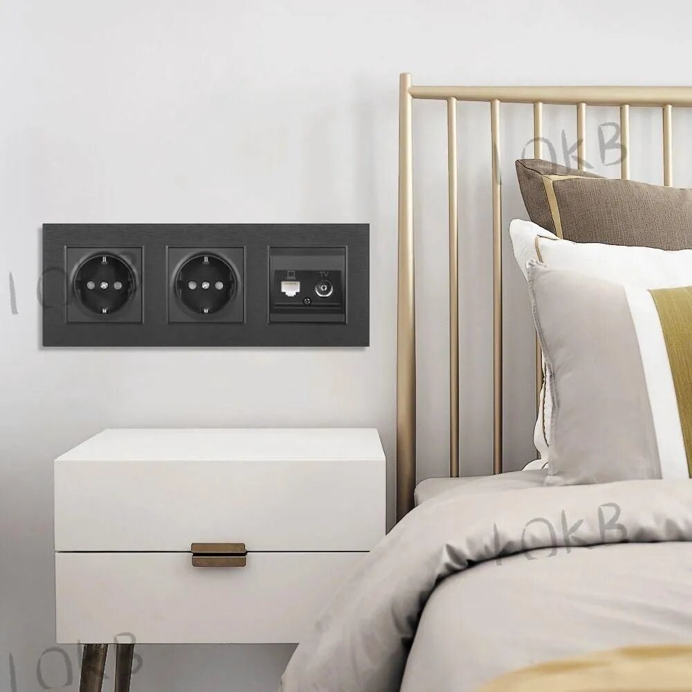 Розетка черная с заземлением, RJ-45 Ethernet, евро и ТВ антенной, 16 А, 250 В, IP20 — фото 1