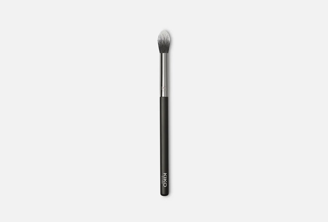 KIKO Milano Eyes 66 pointed blending brush Кисть для точного нанесения теней 1 шт