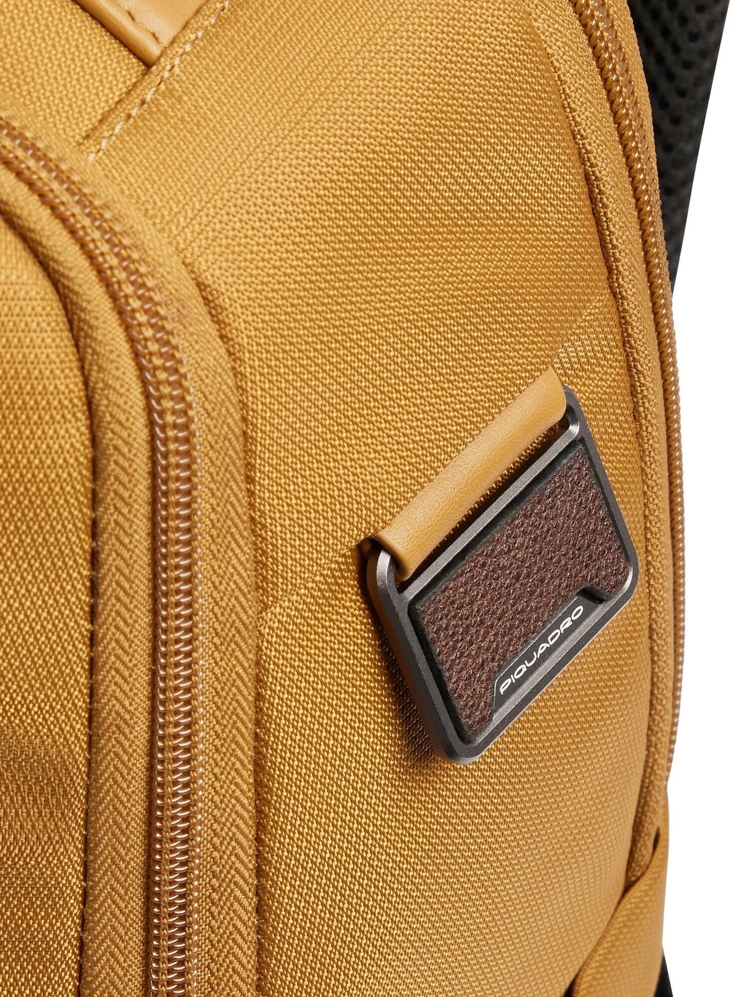Сумка PIQUADRO Shock-absorbing laptop backpack, brown — фото 1