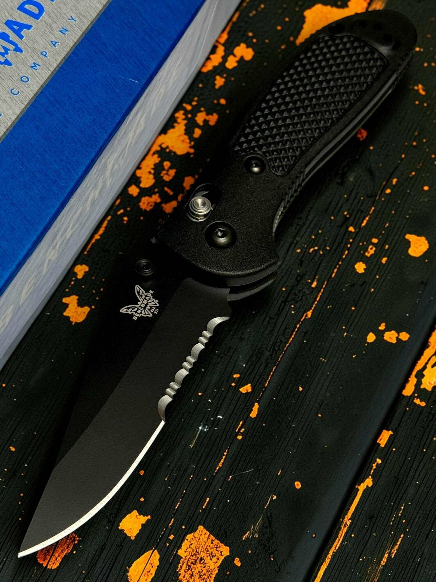 Нож складной Benchmade 551SBK-S30V Griptilian, Black Part Serrated S30v Blade