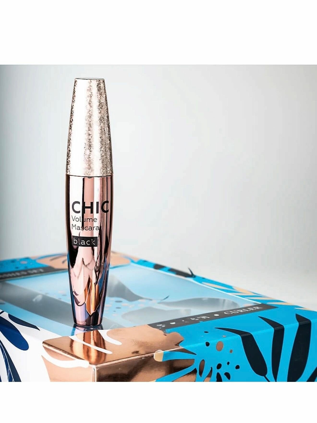 Набор для макияжа глаз "CHIC" (тушь + керлер).