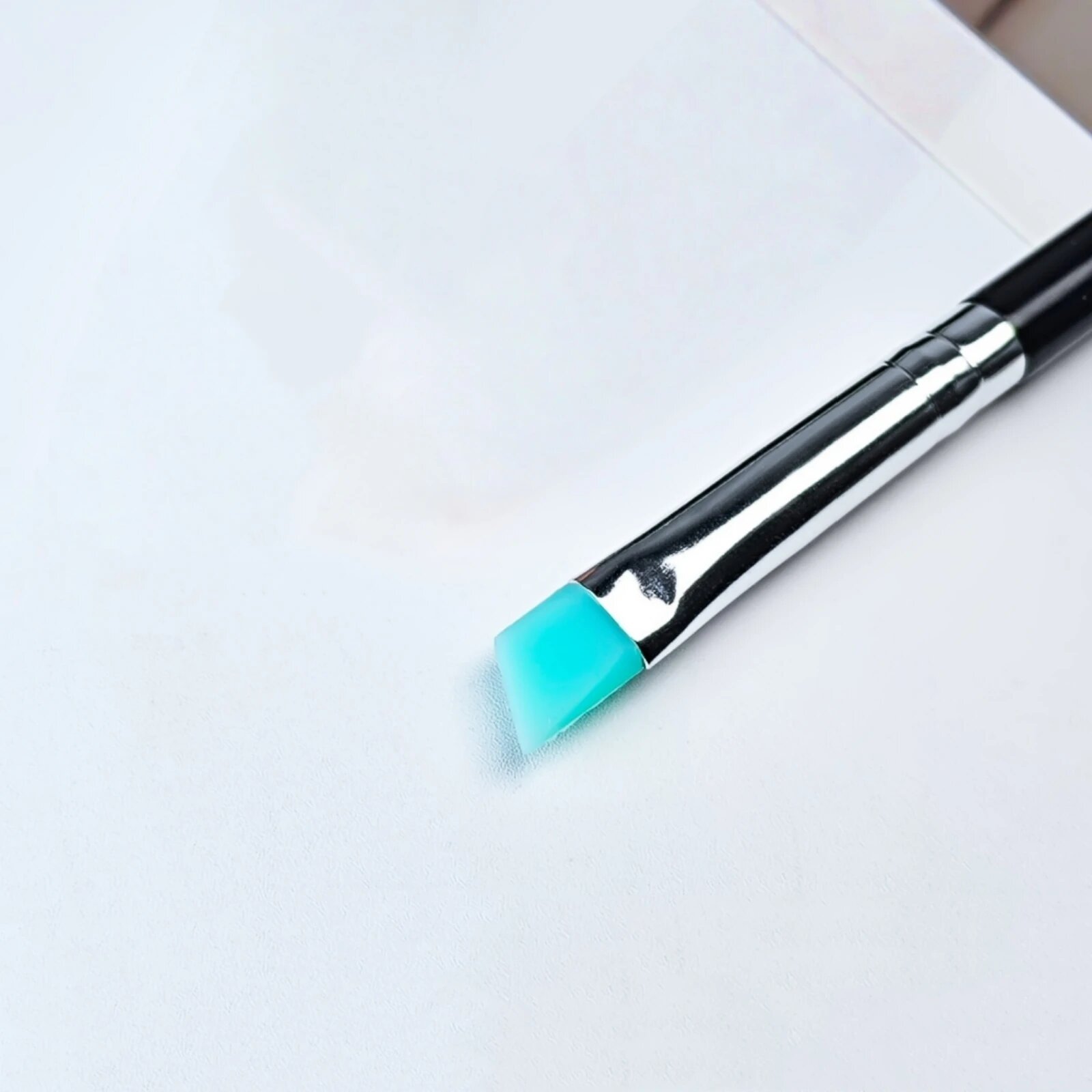 Силиконовая щеточка для ресниц Libeauty Green-A