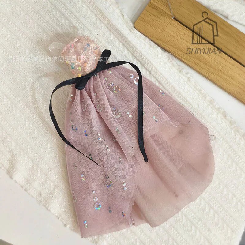 Платье с пайетками для куклы 30 см