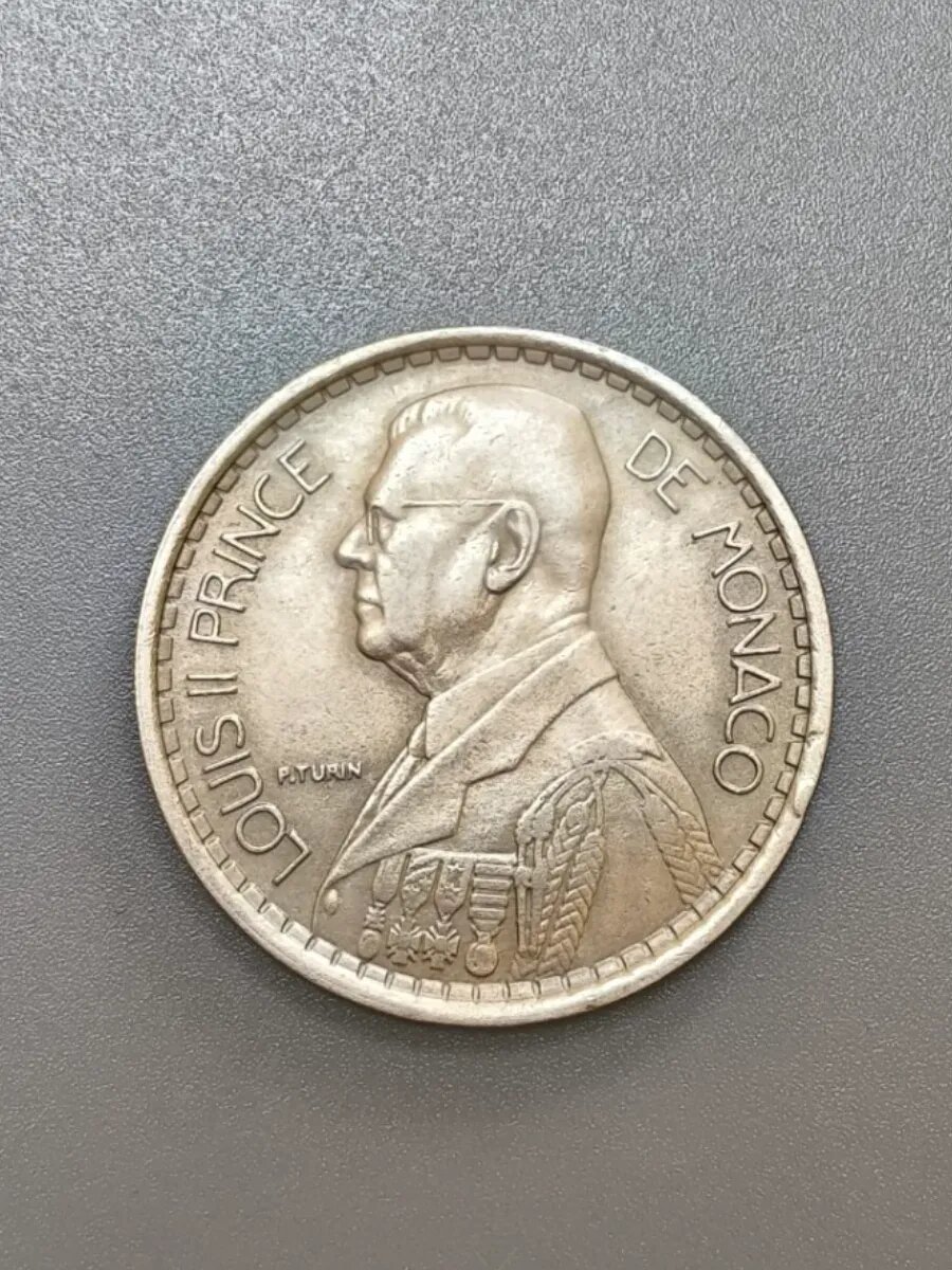 Монета 20 франков Монако 1947 г