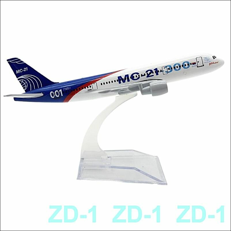 Модель российского MC-21 самолета