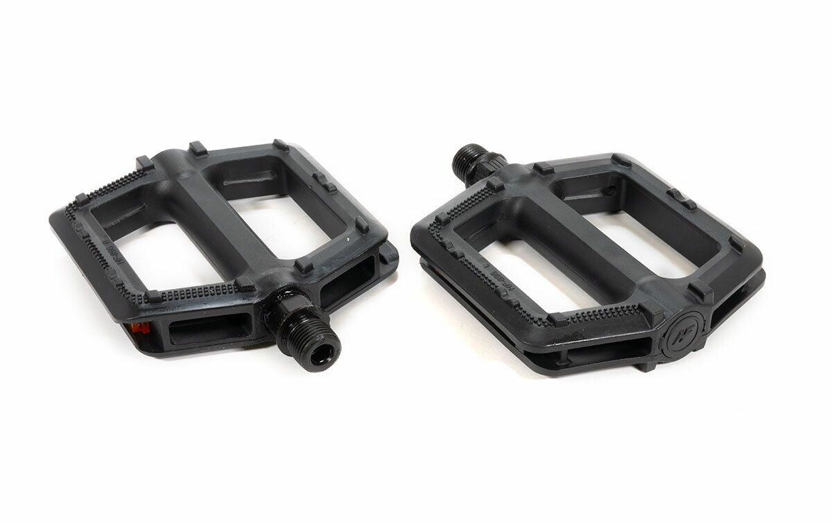 Педали TRIX PLATFORM PD-TX-896-9x16-BK пластиковые, 107x98мм, резьба 9/16", с шипами, черные