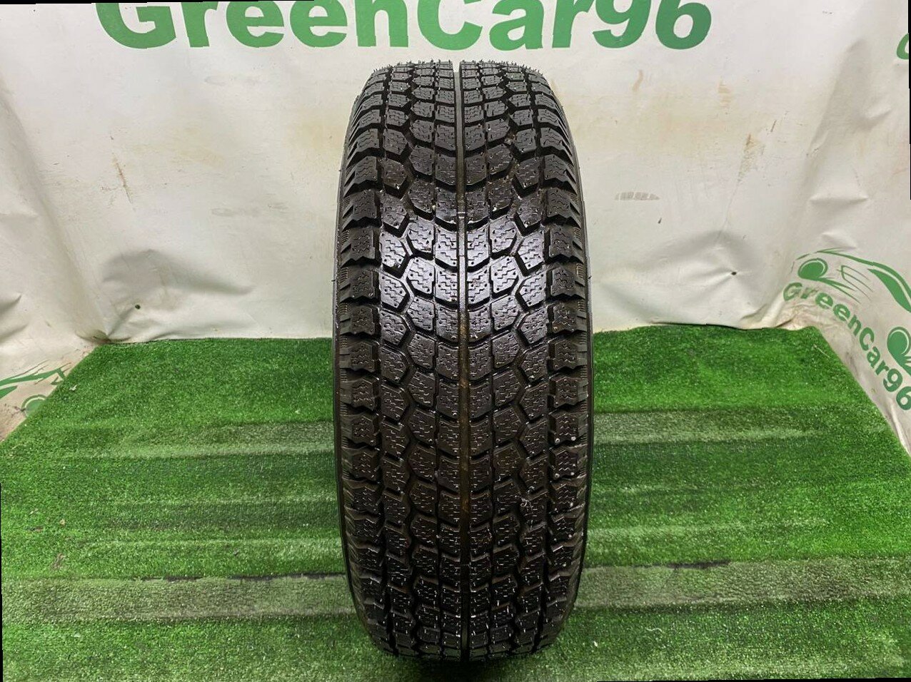 Зимние шины Yokohama Guardex RV F340 235/60 R16 без пробега WTW516871