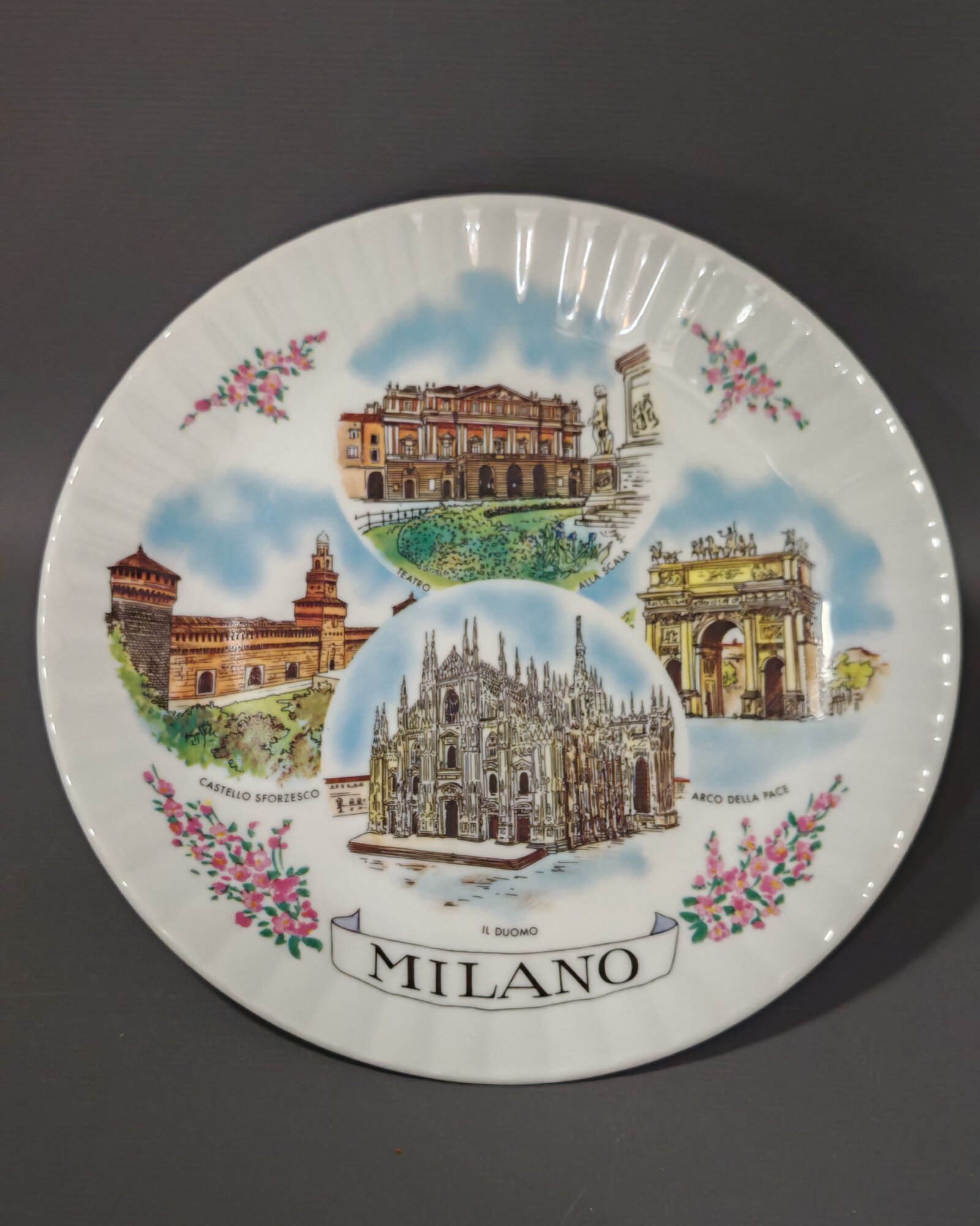 Декоративная тарелка Milano, керамическая, диаметр 21 сантиметр
