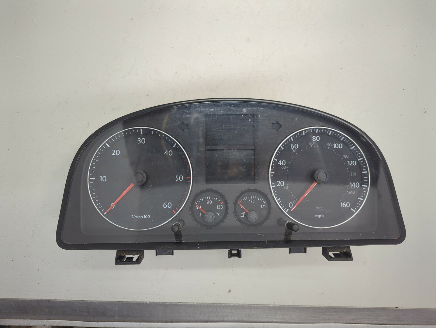 Приборная панель Volkswagen Caddy Б/У