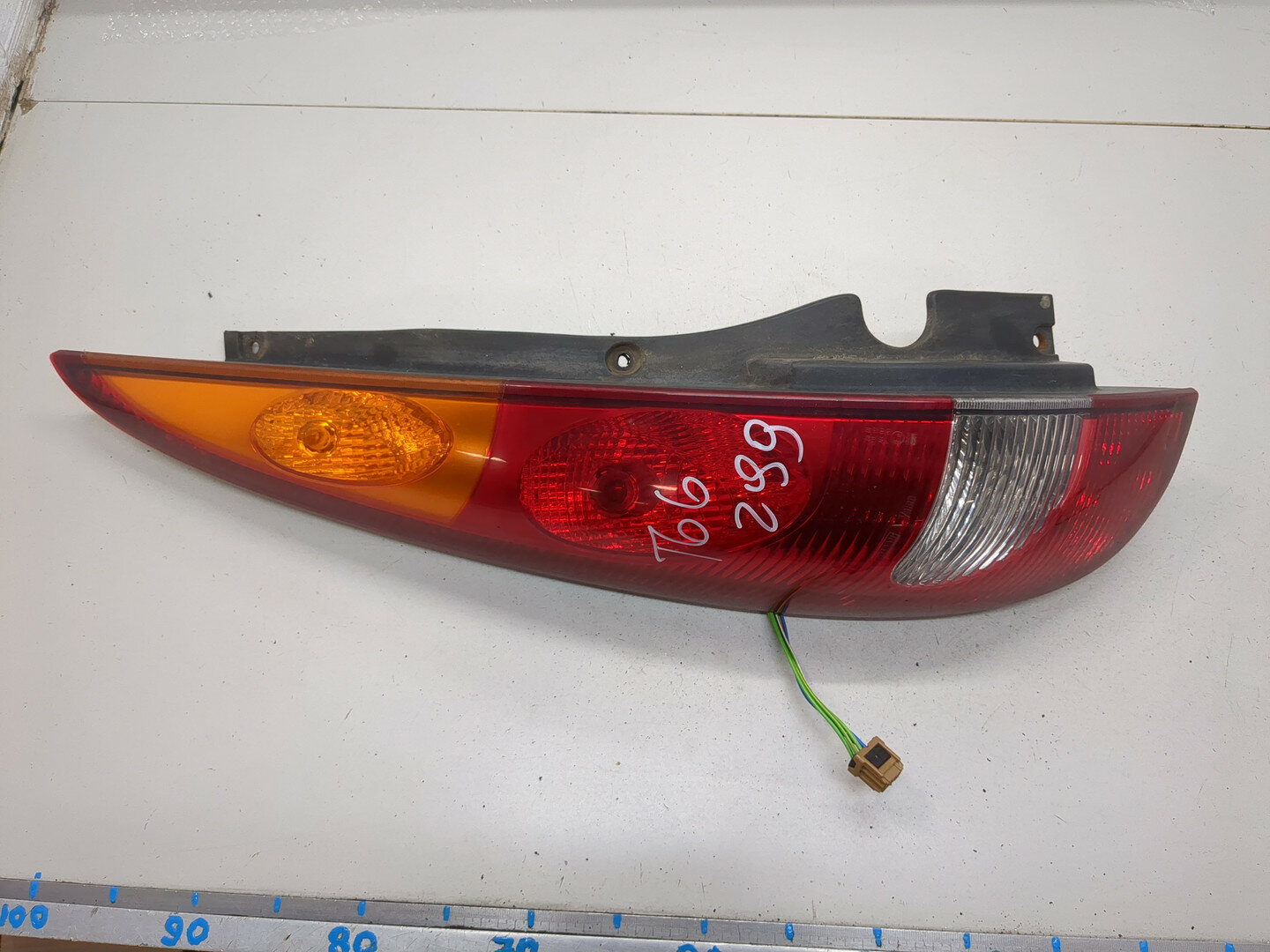 Фонарь (задний) левый Nissan Almera Tino Б/У