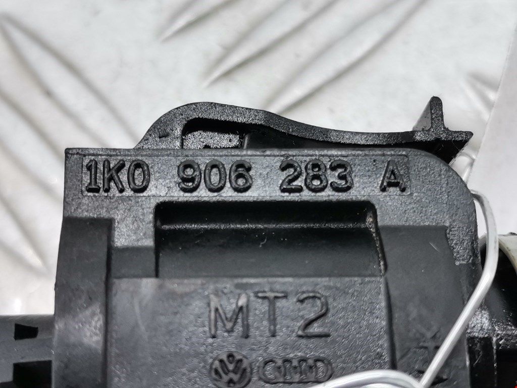 Клапан воздушный / 1877515 1K0906283A 1K0906283A для Volkswagen Passat 6 (с пробегом)