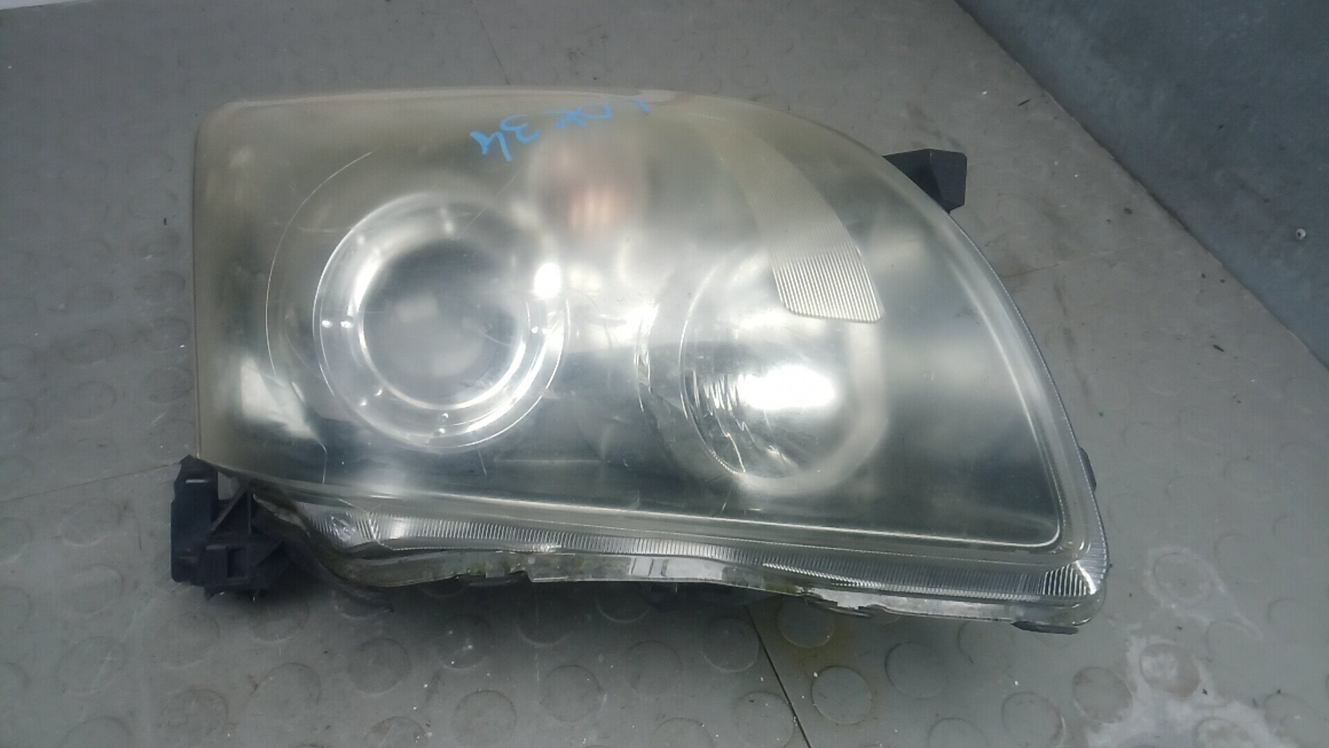 Фара правая TOYOTA AVENSIS T25