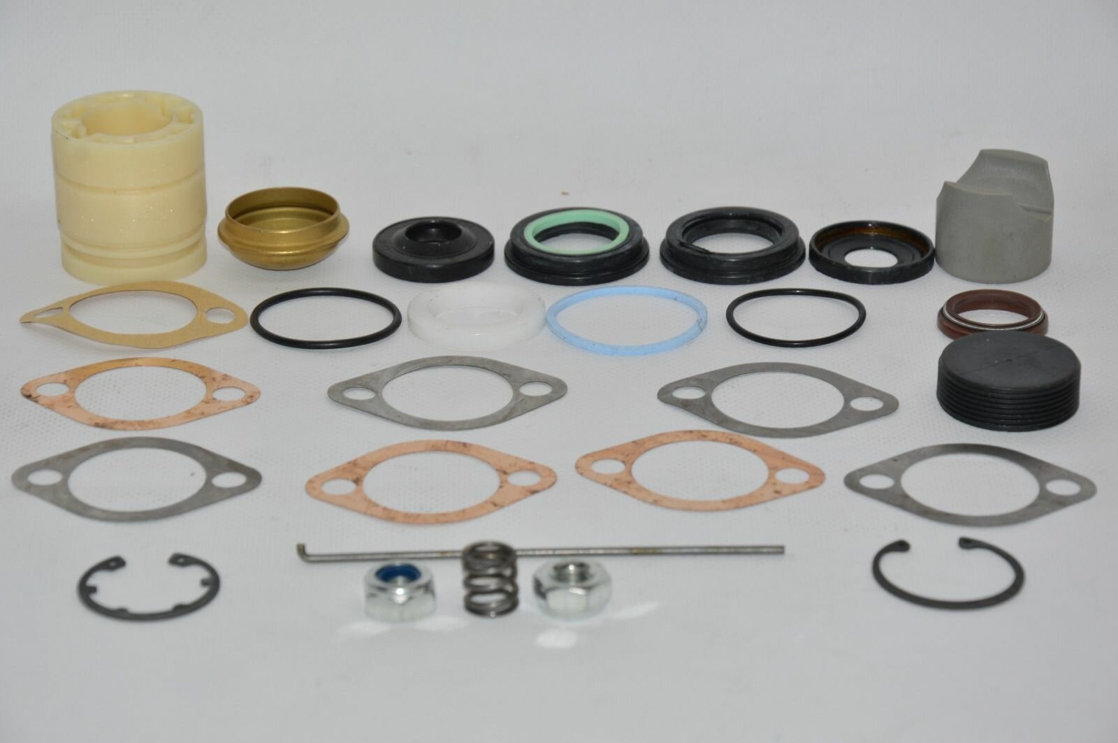Ремкомплект рулевой рейки с втулкой gparts арт. vo271570set