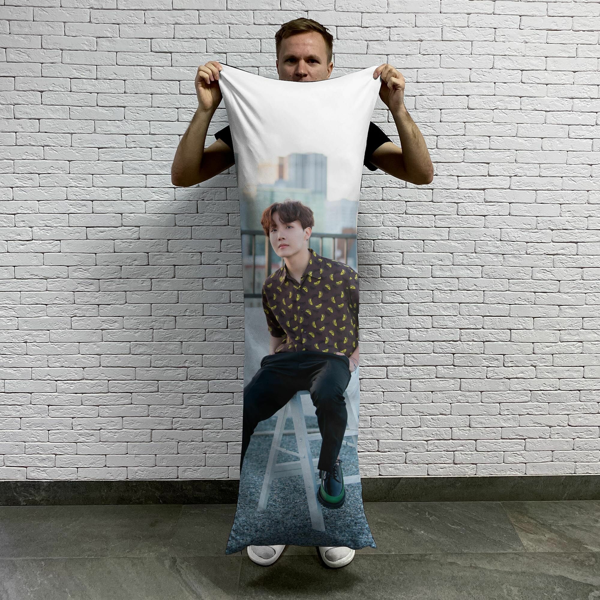 Подушка дакимакура Чон Хо Сок BTS 50x150 см