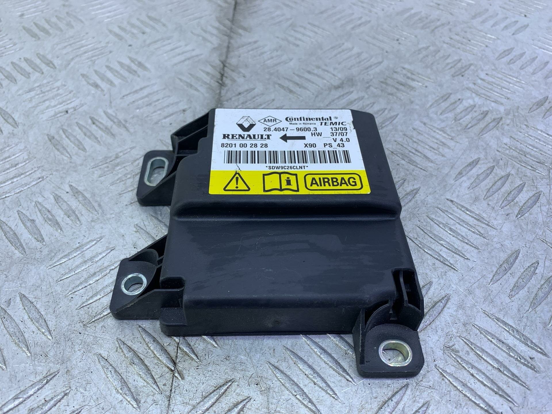 Блок управления подушками безопасности Renault Logan (2004 - 2009) 8201002828