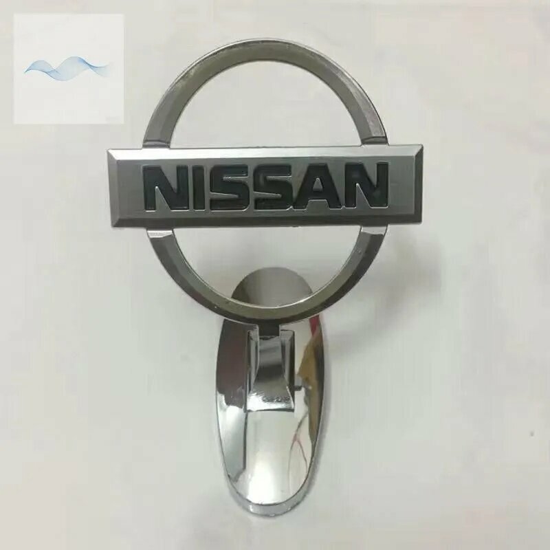 Эмблема на капот Nissan / Прицел на капот Nissan
