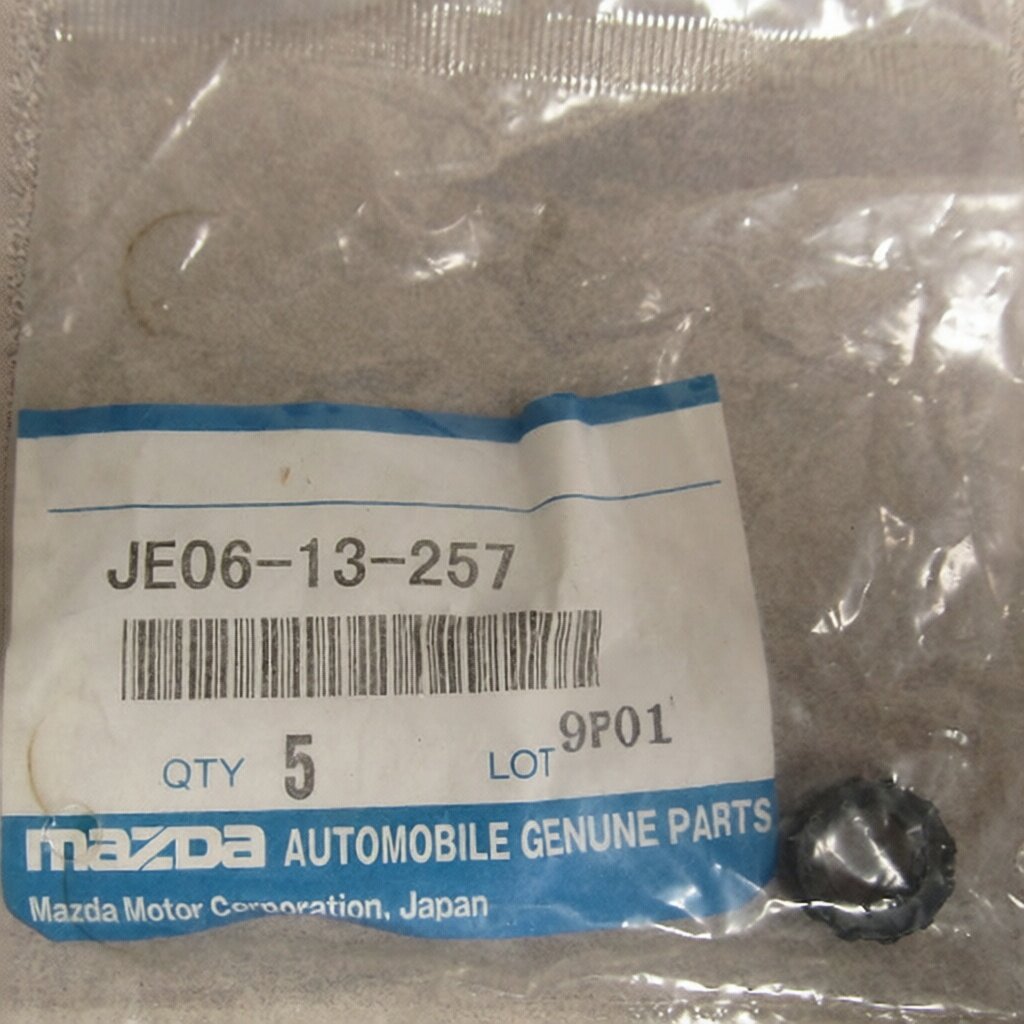Кольцо топливной форсунки JE0613257 MAZDA арт. JE0613257