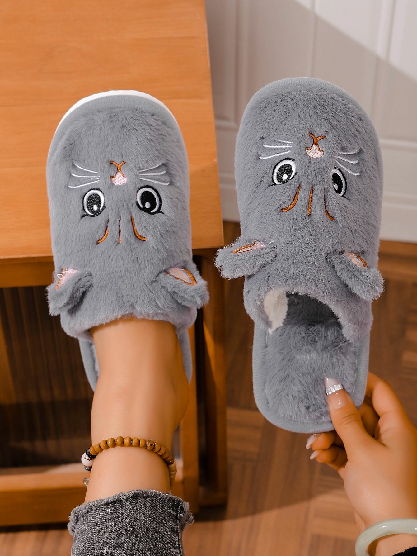 Slippers — фото 1