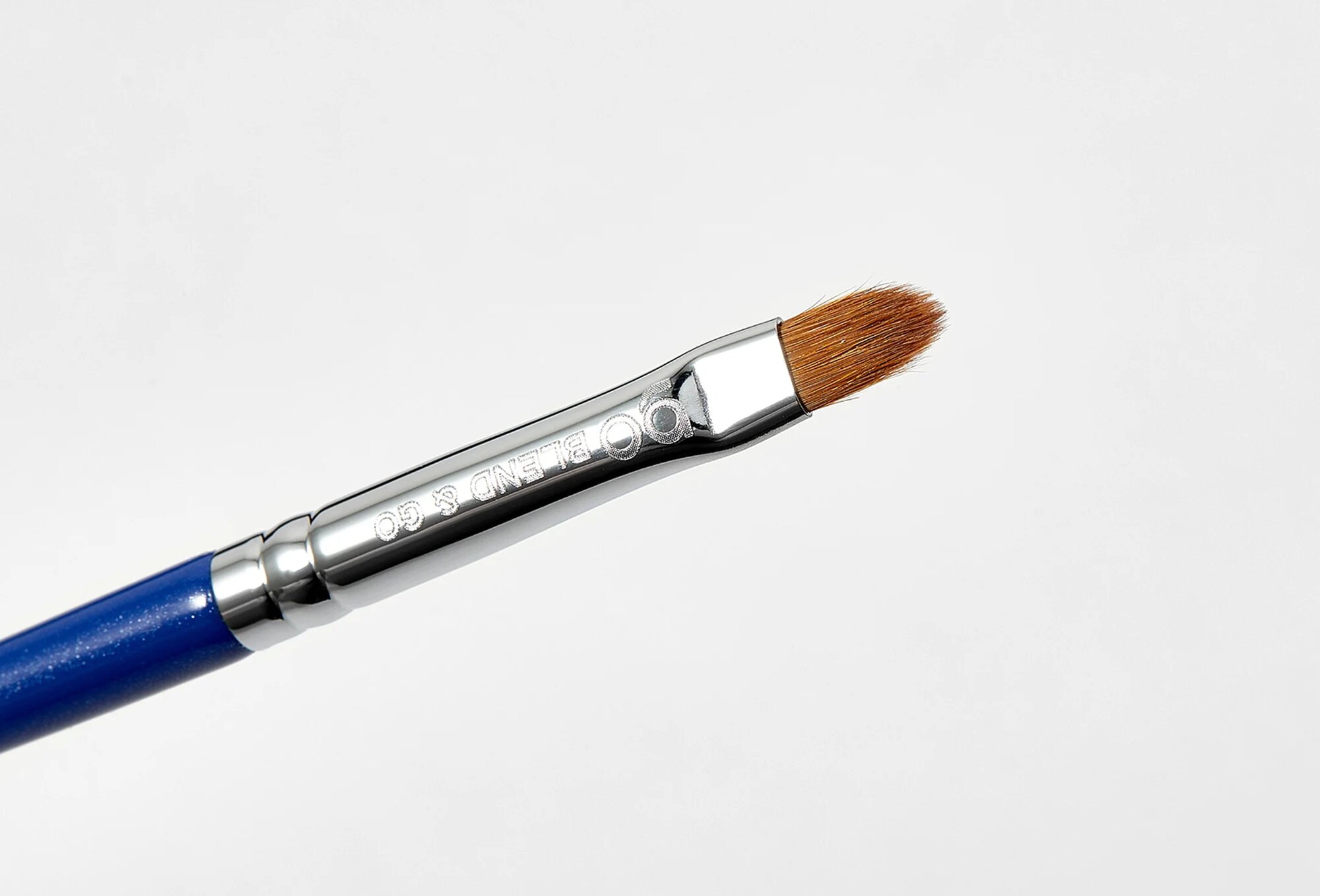 EIGSHOW Brush for perfect shadow application — фото 1