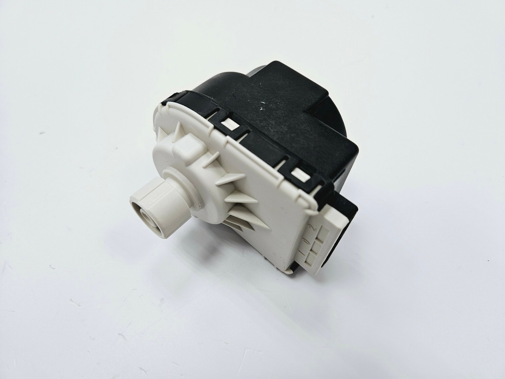 Мотор 3-ходового клапана (220V, широкий) ARISTON BS/Egis Plus/Clas. (арт. 61302483-1)