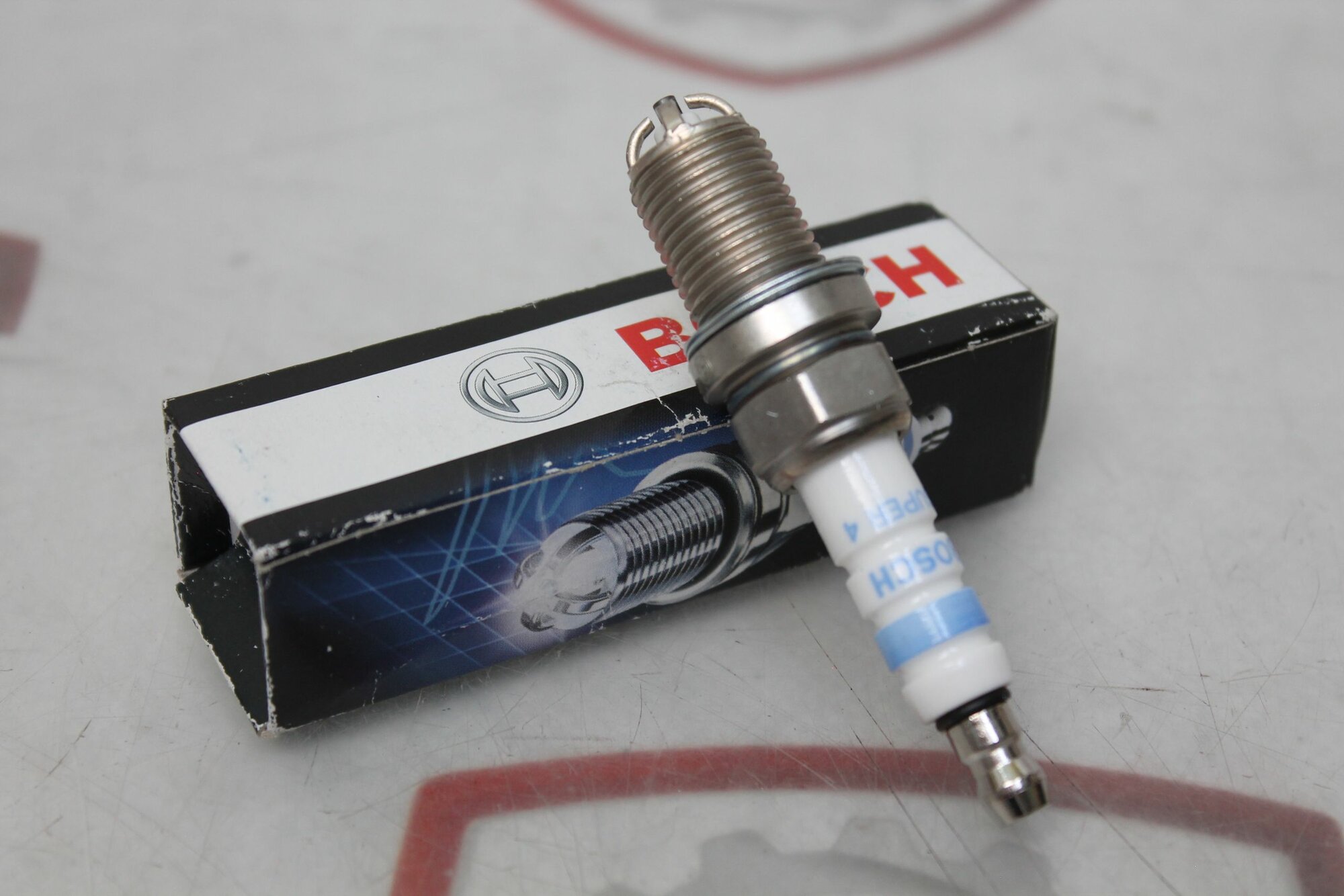 Свеча зажигания BOSCH 0242242501